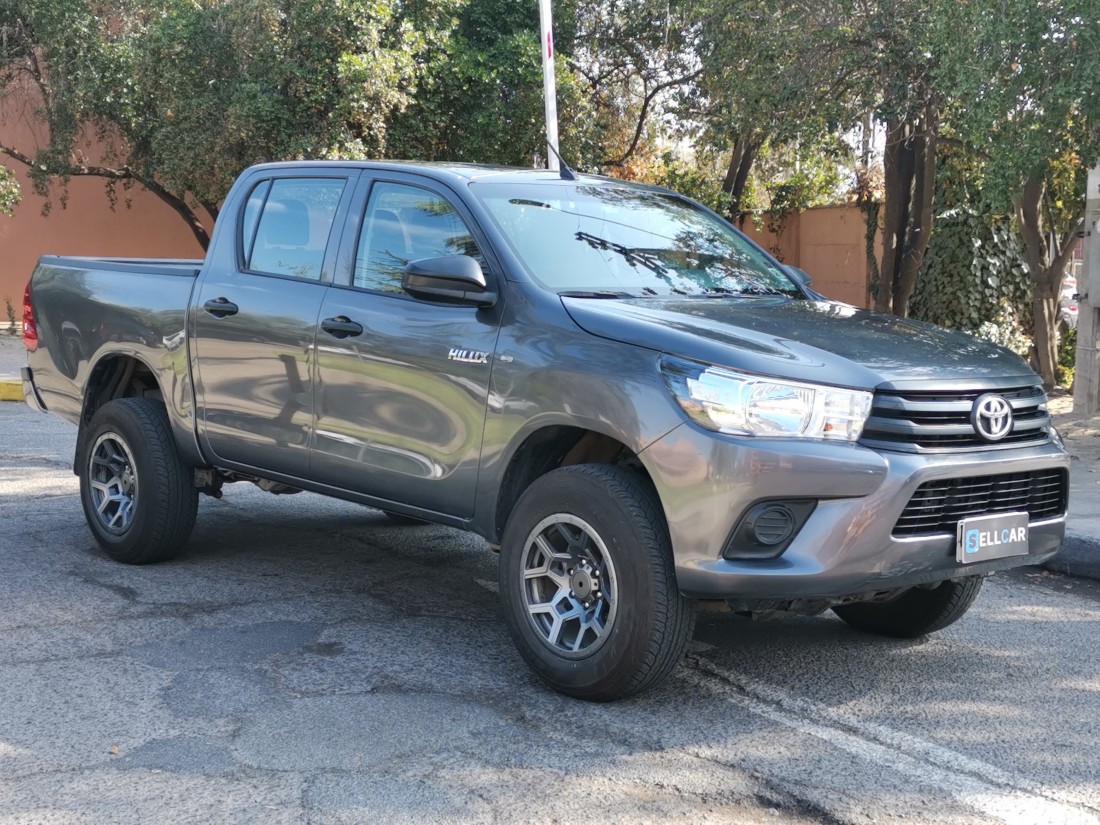 TOYOTA HILUX DX